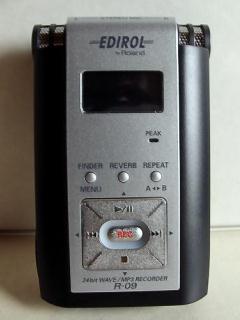 ポータブルWAVE Recorder：EDIROL R-09